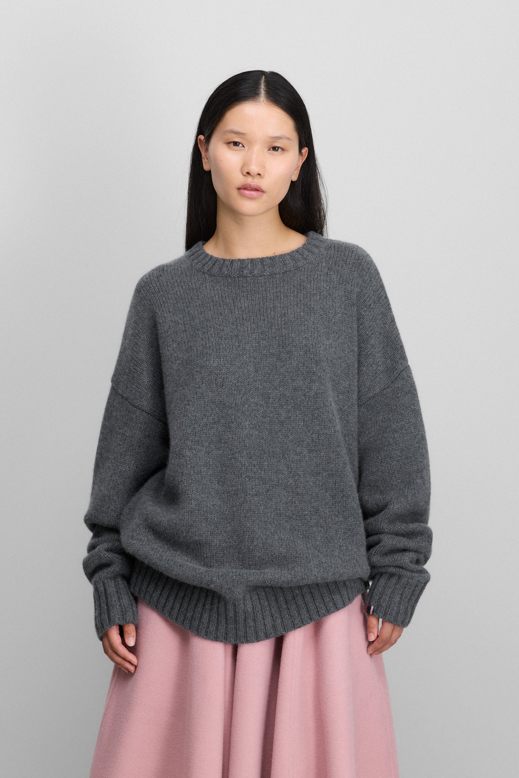 extreme cashmere crewneck sweater pure – 383 lovely – extreme cashmere x